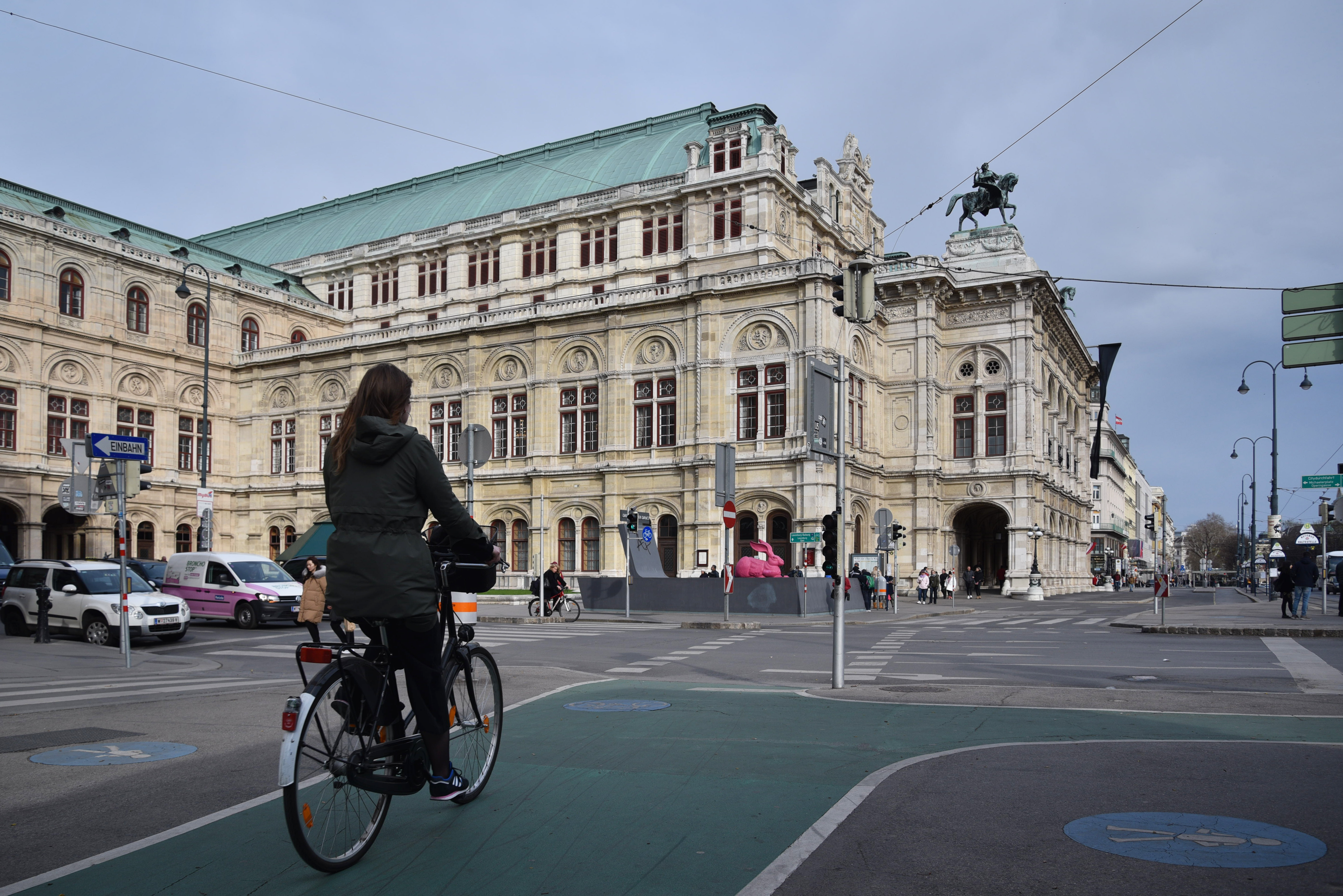 The Beauty of Vienna by Bike Tour - Withlocals
