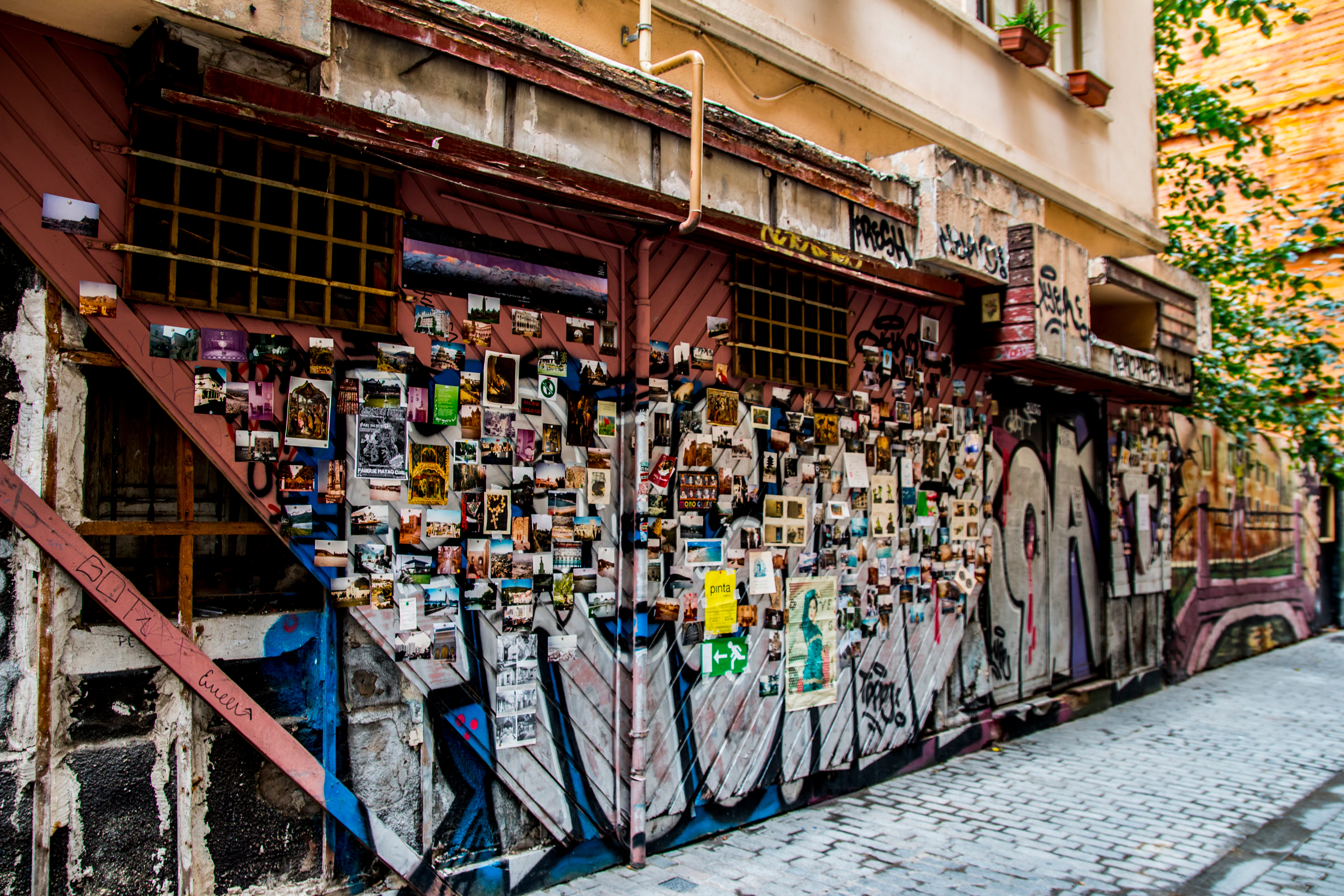 Off The Beaten Track in Valencia: Street Art Tour - Withlocals