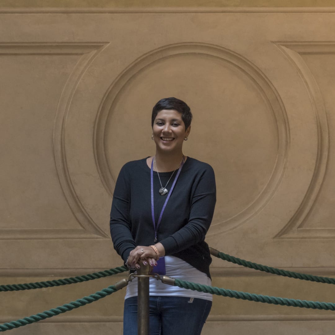 Dina - The foodie in love with art and history!